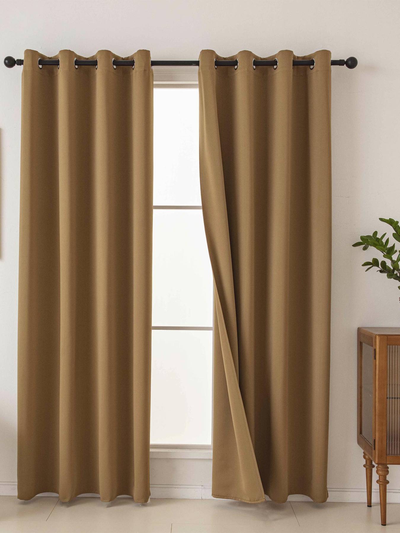 Blackout závěsy Elias hnědá – 140 × 280 cm (2 ks) - kroužky ...